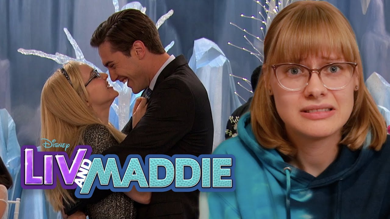 Liv And Maddie Diggy And Maddie Kiss