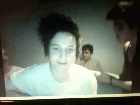 Mitchel and Clinton Cave singing Live While We're Young on - YouTube