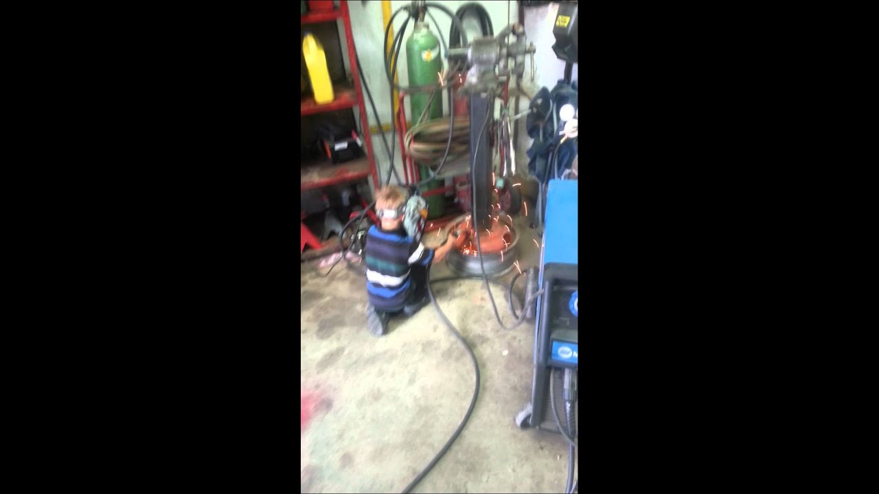 Kids welding - YouTube