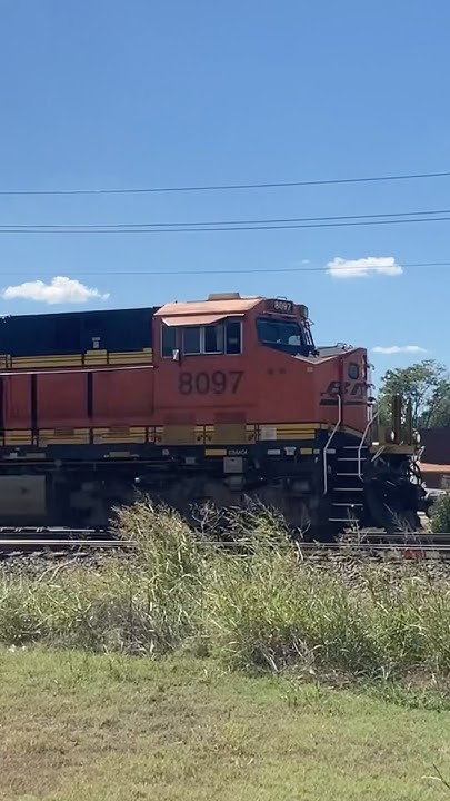 BNSF #8097 (Justin, Texas) - YouTube