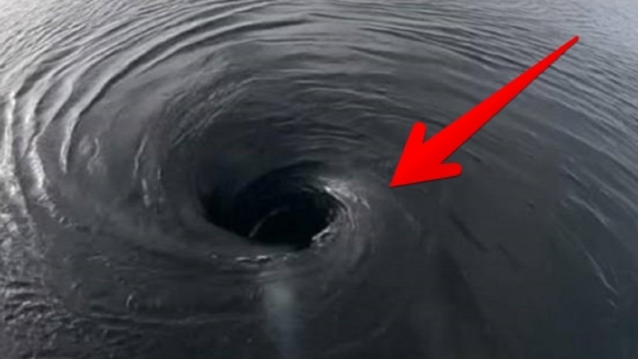 Pria Ini Terjun ke Dalam Pusaran Air Laut Demi Mengambil Foto Ini ...