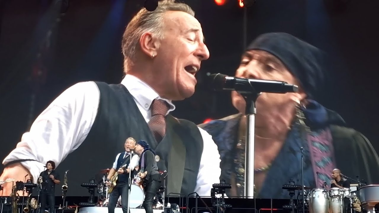 Bruce Springsteen and The E Street Band - Prove It All Night - Helsinki ...