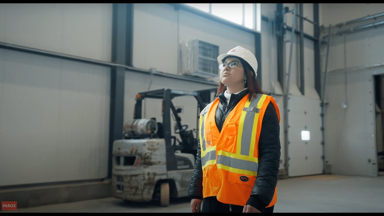 Construction Parox | Construction de l'usine Hurraw - Film par drone FPV - YouTube