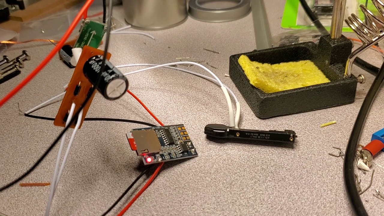 Model railroad DCC friendly sound module- Chicken sounds - YouTube