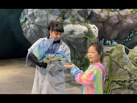 Meet Baby Banshee in Cloud Forest @ Gardens by the Bay, Singapore - YouTube