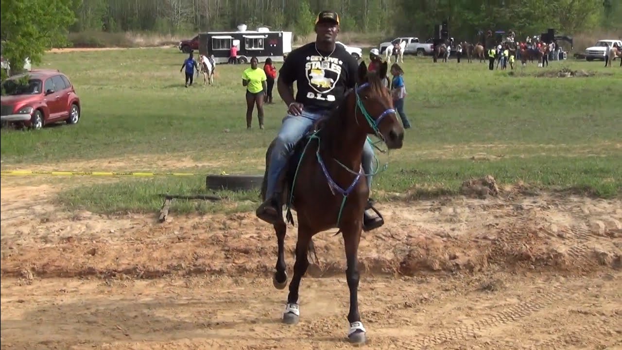 NFL Star Devin White at Real Studs of Northeast Texas Annual Trail Ride ...