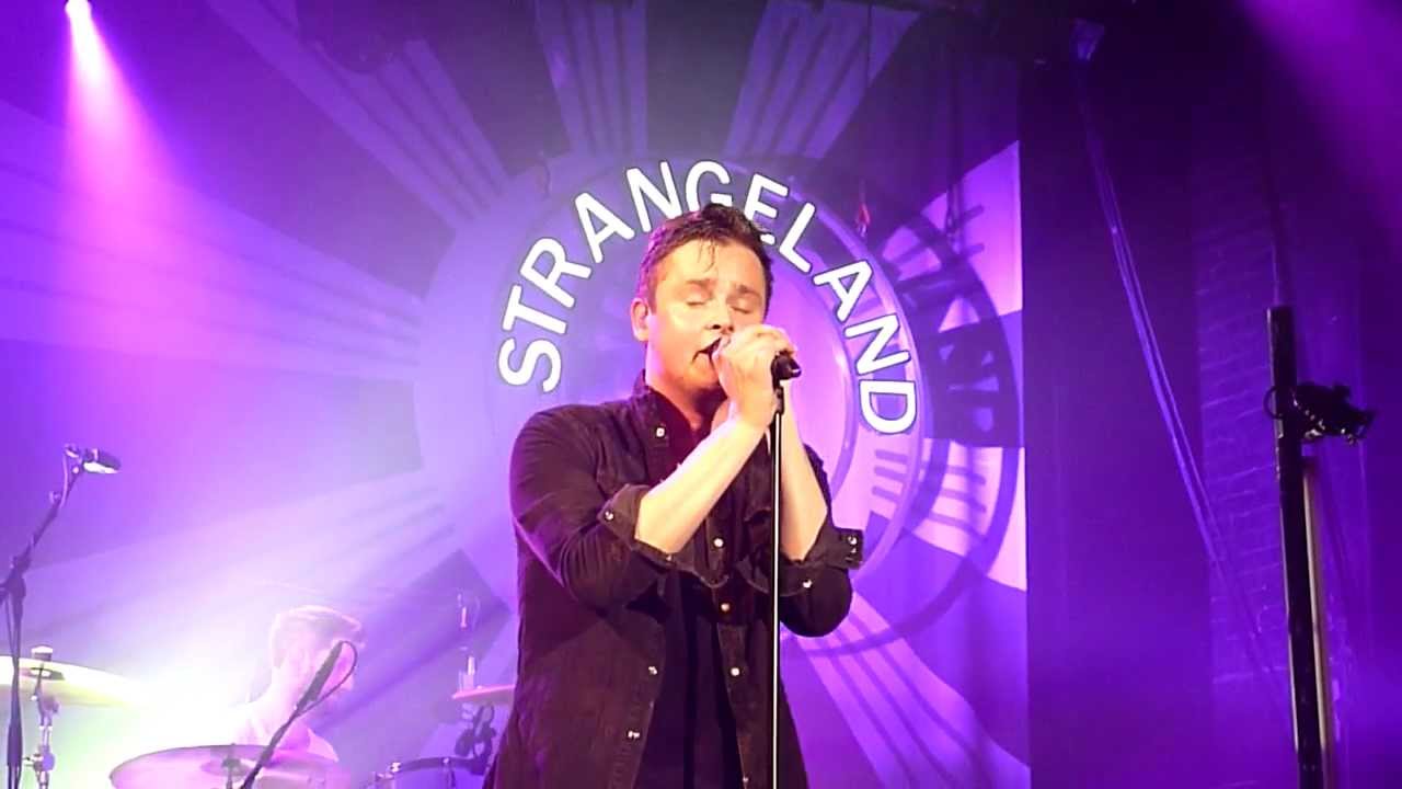 Keane Sovereign Light Cafe Live (new song) at Bexhill De La Warr ...