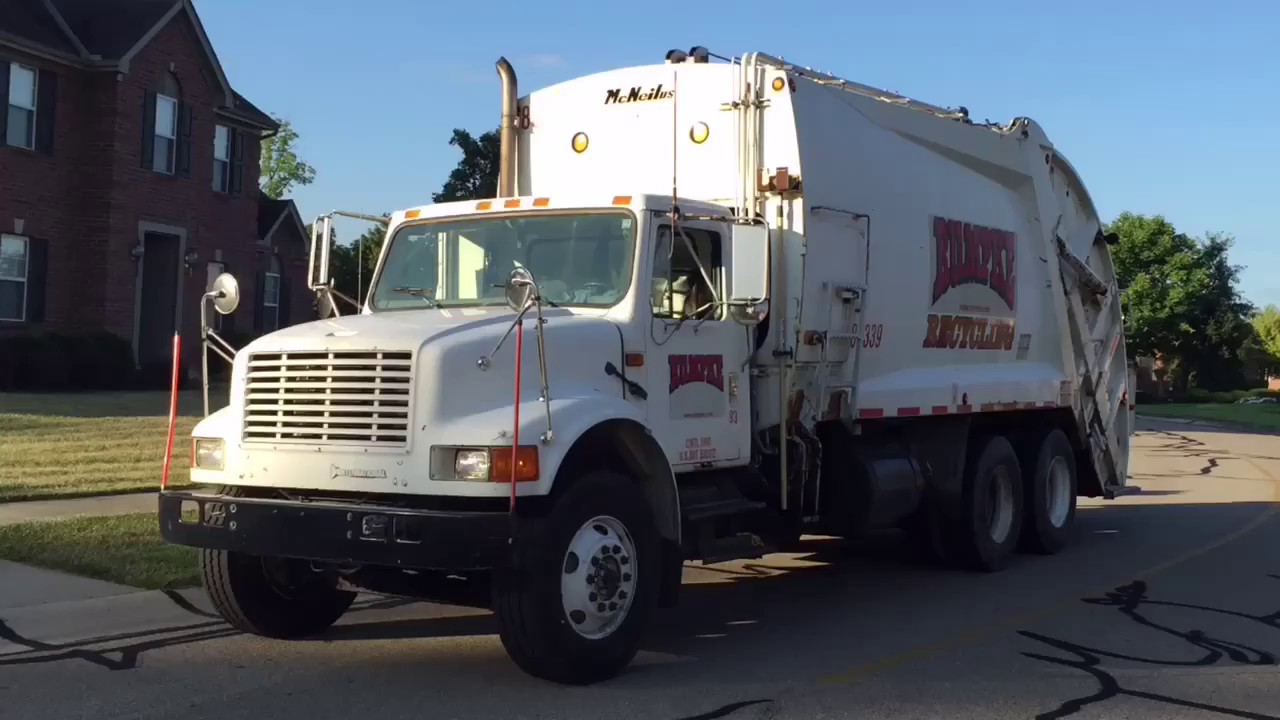 Rumpke Recycling Diesel International 4700 McNeilus Rear Loader 80339 ...