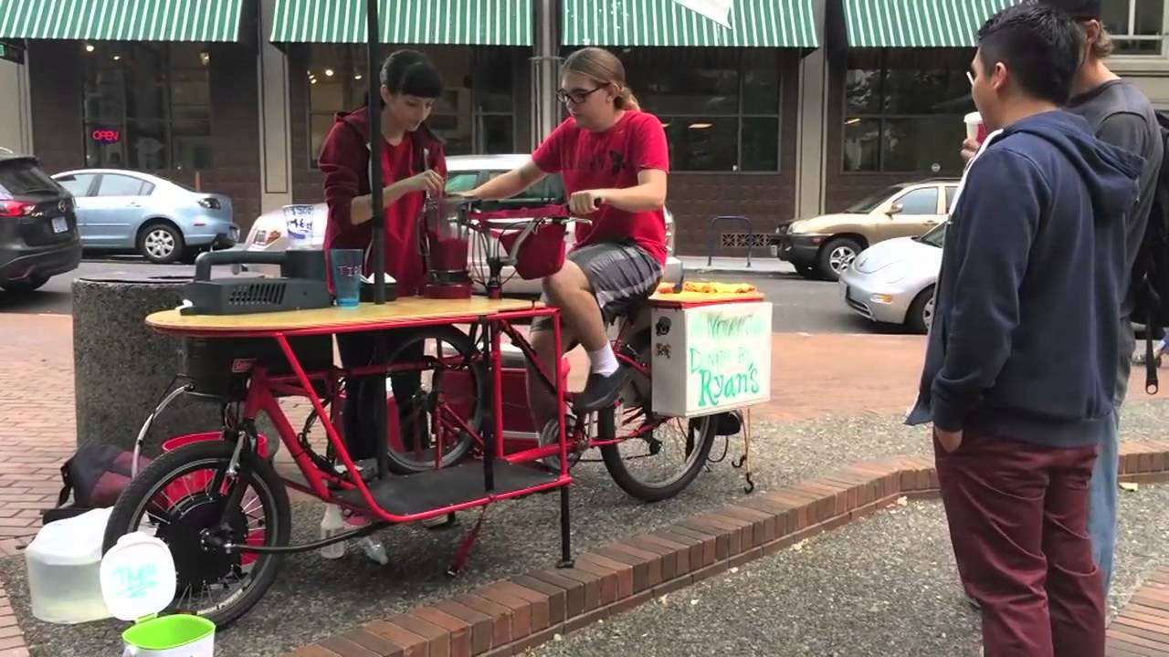 Homeless youth from Outside In make smoothies with pedal-powered ...
