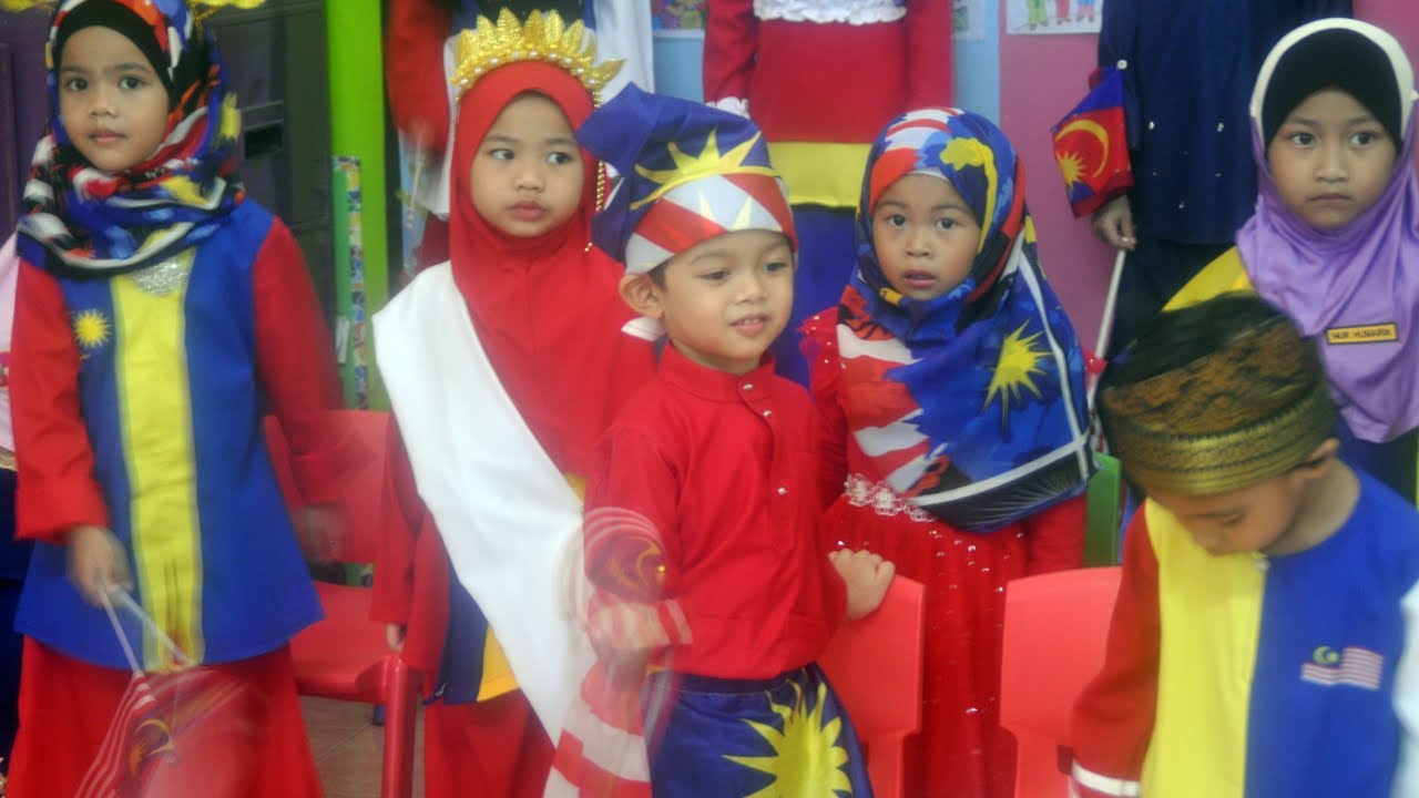 2023 - Merdeka Fashion Show [Saya Anak Malaysia] - YouTube