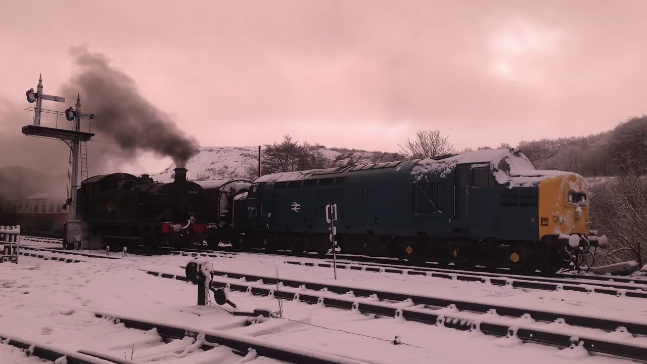 37 294 burst in to life at Embsay - YouTube