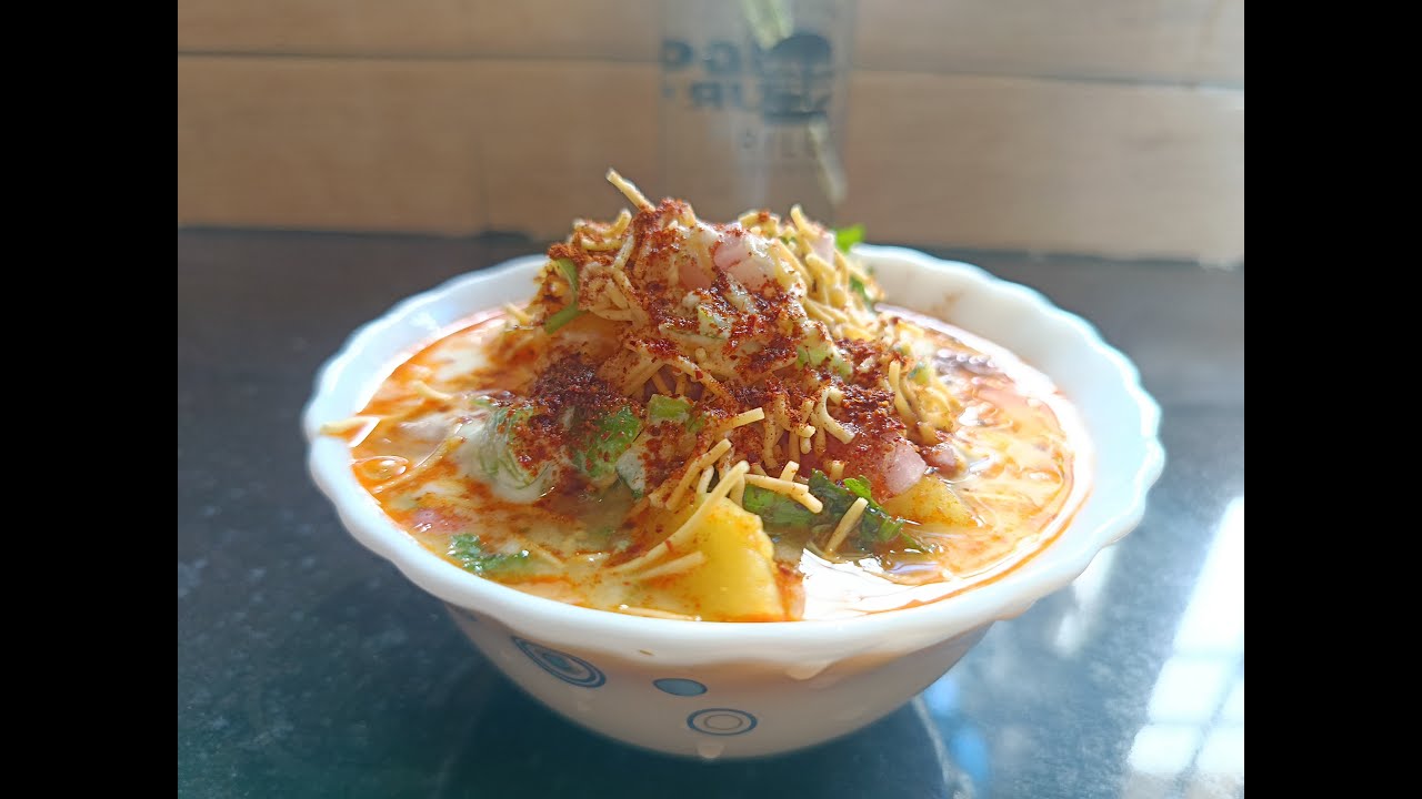 Cuttack famous Dahi Bara Aloo Dum - YouTube