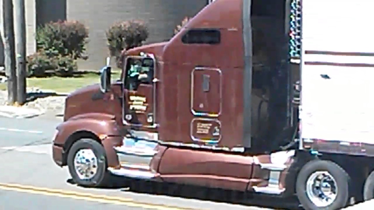 Watching a Long Tractor-Trailer Truck Sit in a Turn Lane - YouTube