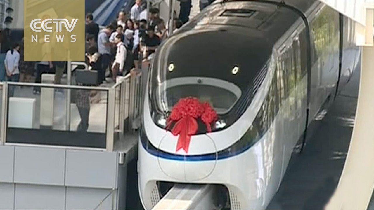 Shenzhen "sky rail" offers a new alternative for public transport - YouTube