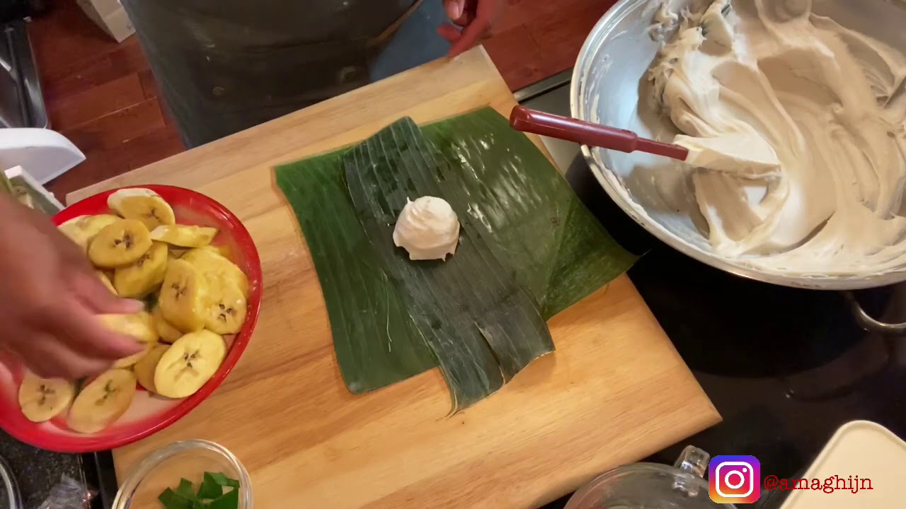 Resep Nogosari/Nagasari/Steamed Rice Coconut Custard Cake - YouTube