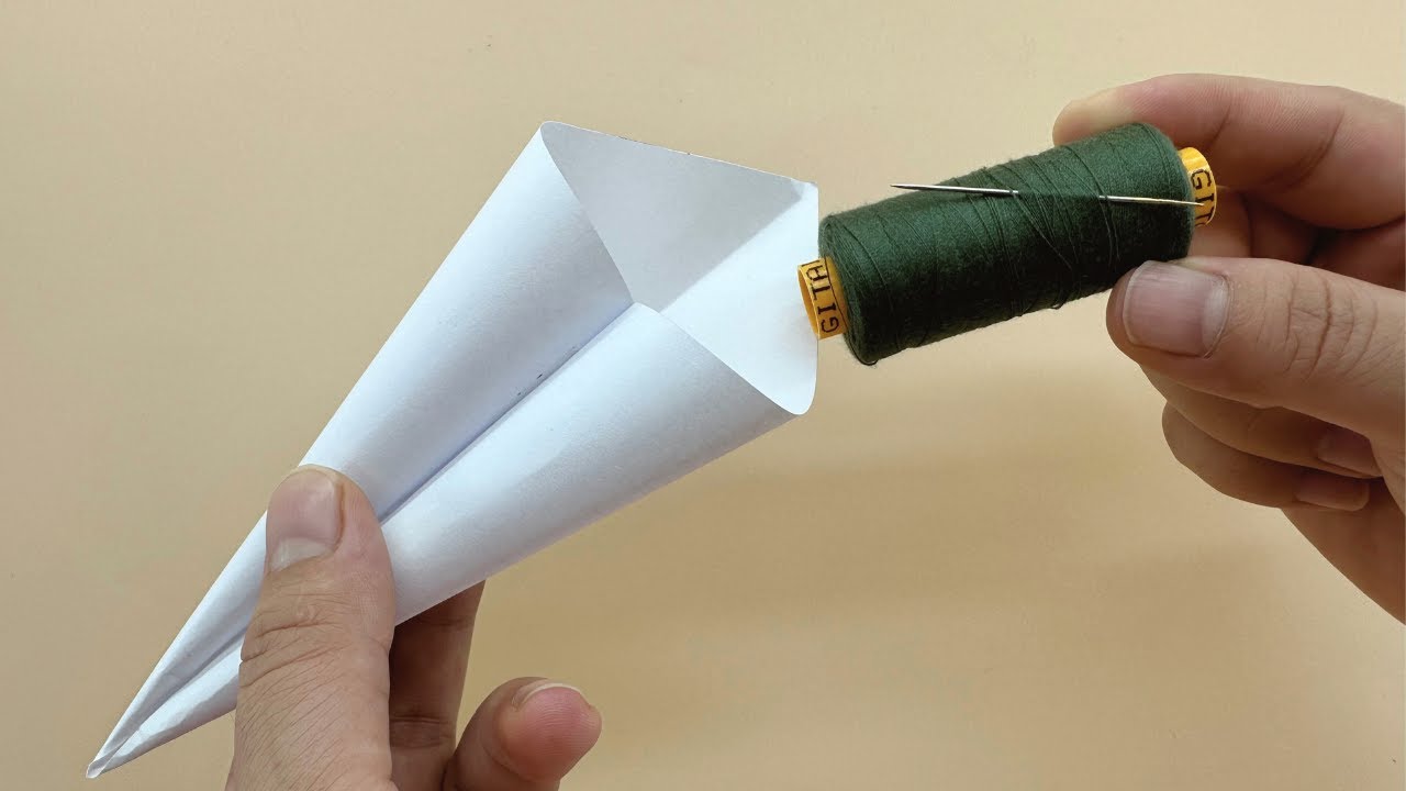 6 Ingenious Needle Threading Methods Everyone Should Know - YouTube