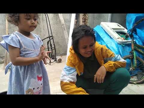 ketika..... gadis cantik.....menyusui.....