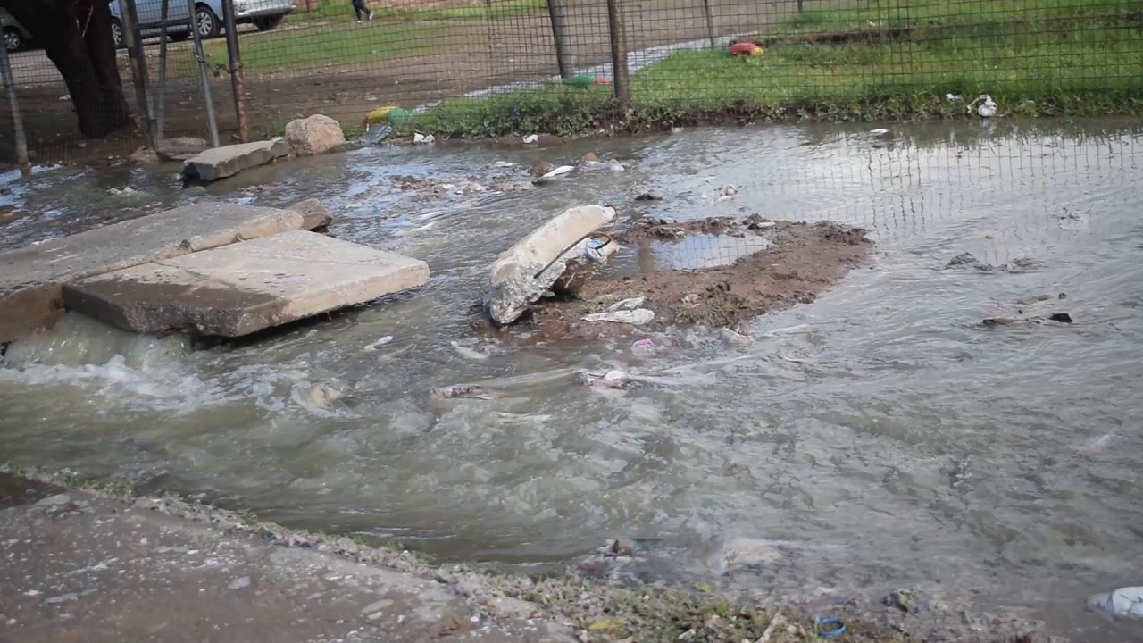WATCH: Sewage overflow shuts down Mpendulo Public Primary School - YouTube