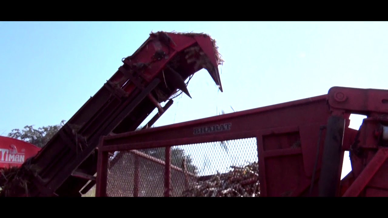Sugarcane Infielder Bharat Make on John Deere tractor - YouTube