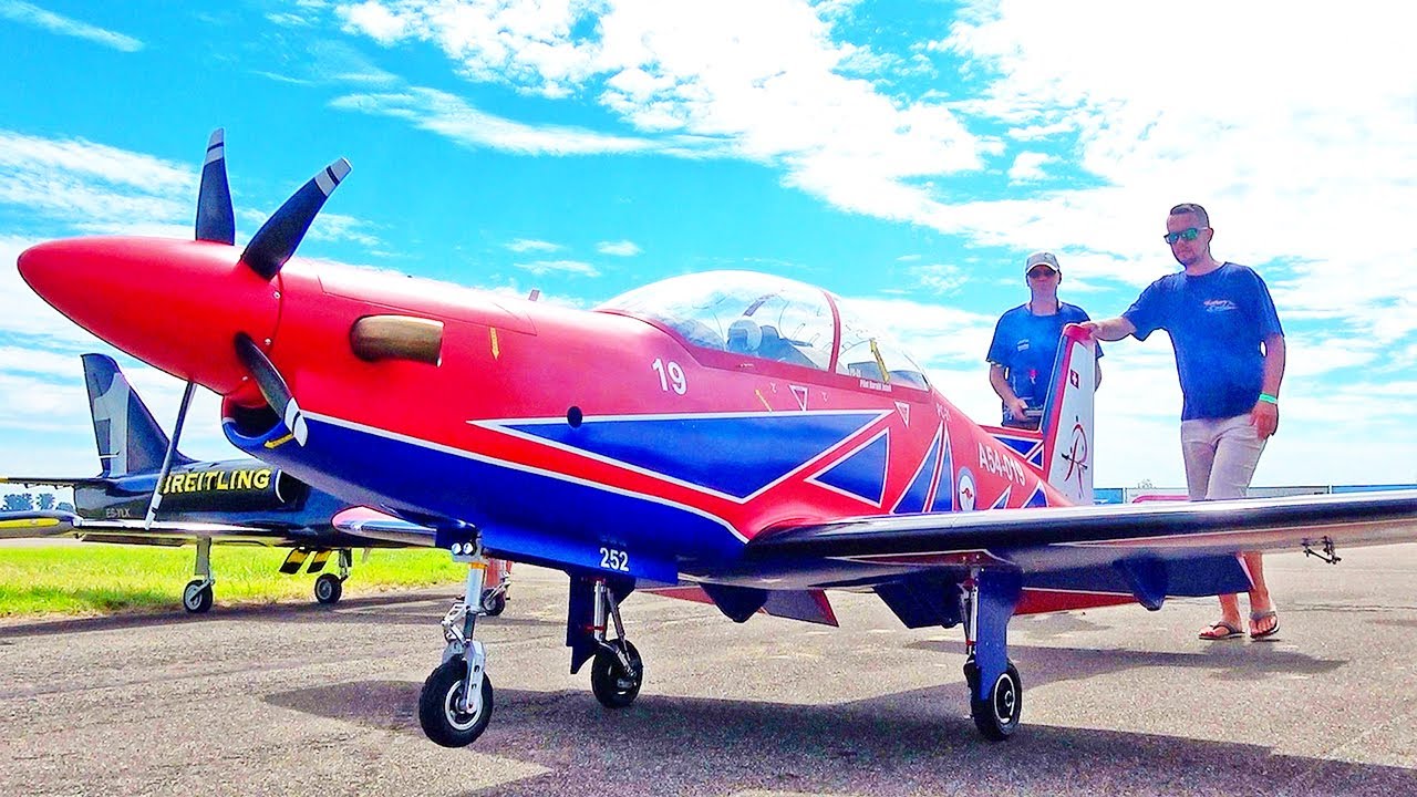 XXXL HUGE PC-21 RC SELF BUILD! 65KG PILATUS SCALE 1:2,5 TURBOPROP ...