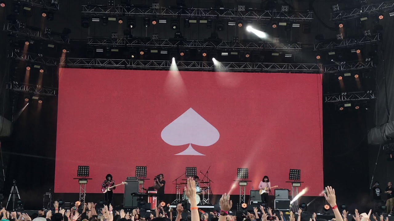 IV OF SPADES - Hey, Barbara (Live in Clockenflap HK) - YouTube