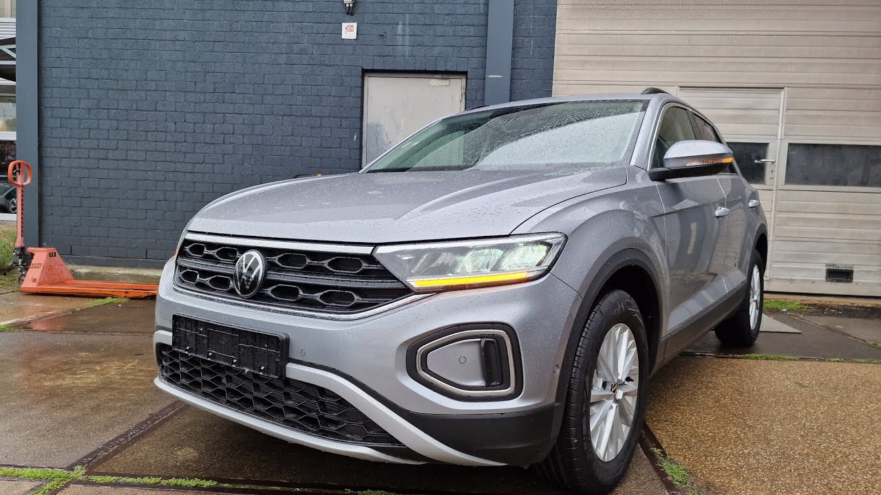 Volkswagen T-Roc Life in Pyrit Silver Walk Around in 4K 16" Chester ...