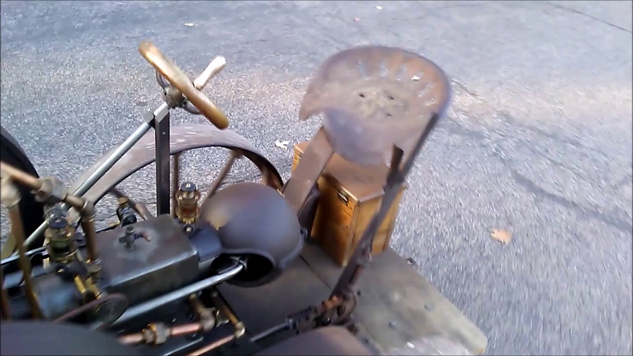 1/2 Kansas City Lightning Tractor - YouTube