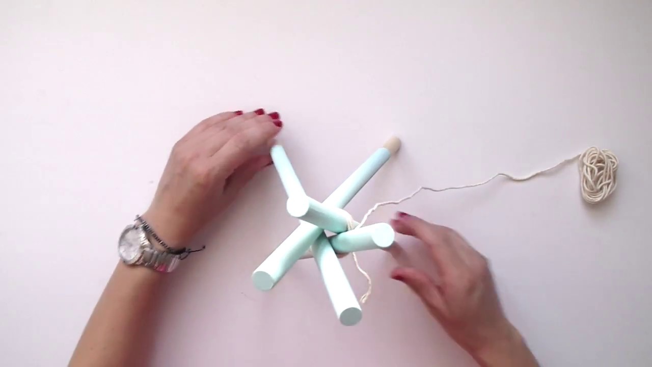 DIY: Perchero para collares - YouTube