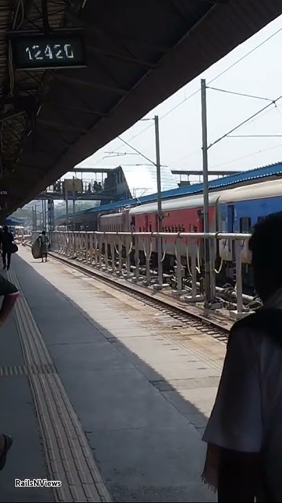 New Delhi Jan Shatabdi Express Arrival || #12056 #haridwar to #newdelhistation || #wap4 # ...