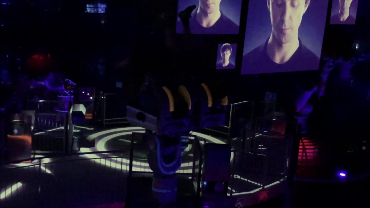 Dances With Robots Ride At Futuroscope - YouTube