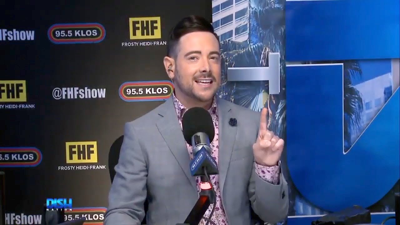 Andrew Freund talking about his bff Josh Brolin on Dish Nation! - YouTube