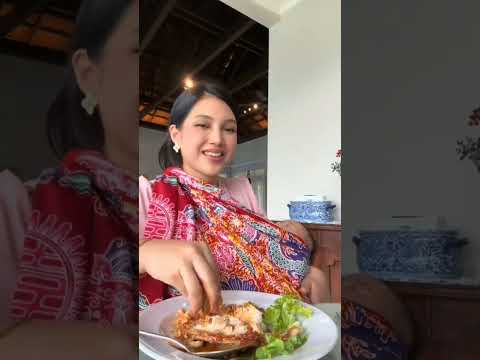 Atikah Suhaime || Mukbang Asam Pedas Pari by Mama Tika 😍
