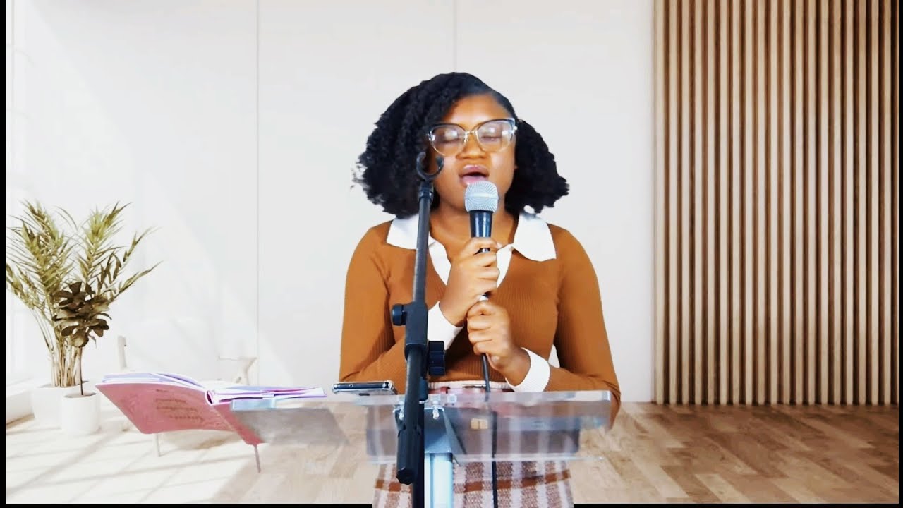 Chant Special:Tu Es le Chant - Cover by Laura Maurice - YouTube