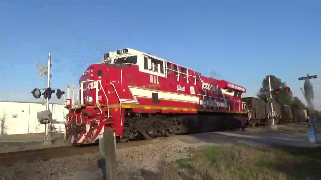CSXT Pride In Service Locomotives 3194 and 911 Power CSX Train Q691 At Allendale SC - YouTube