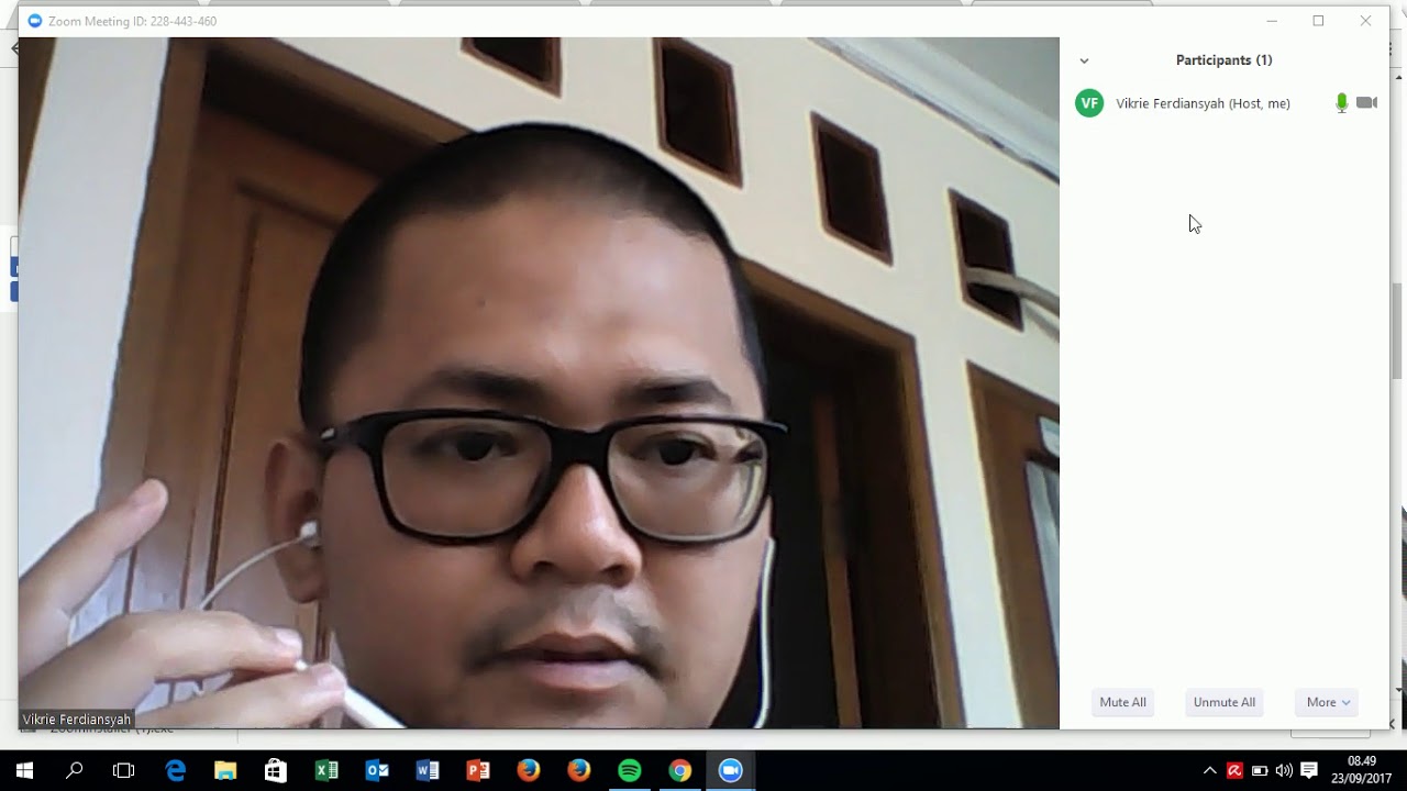 Tutorial Zoom Untuk Live Webinar - YouTube