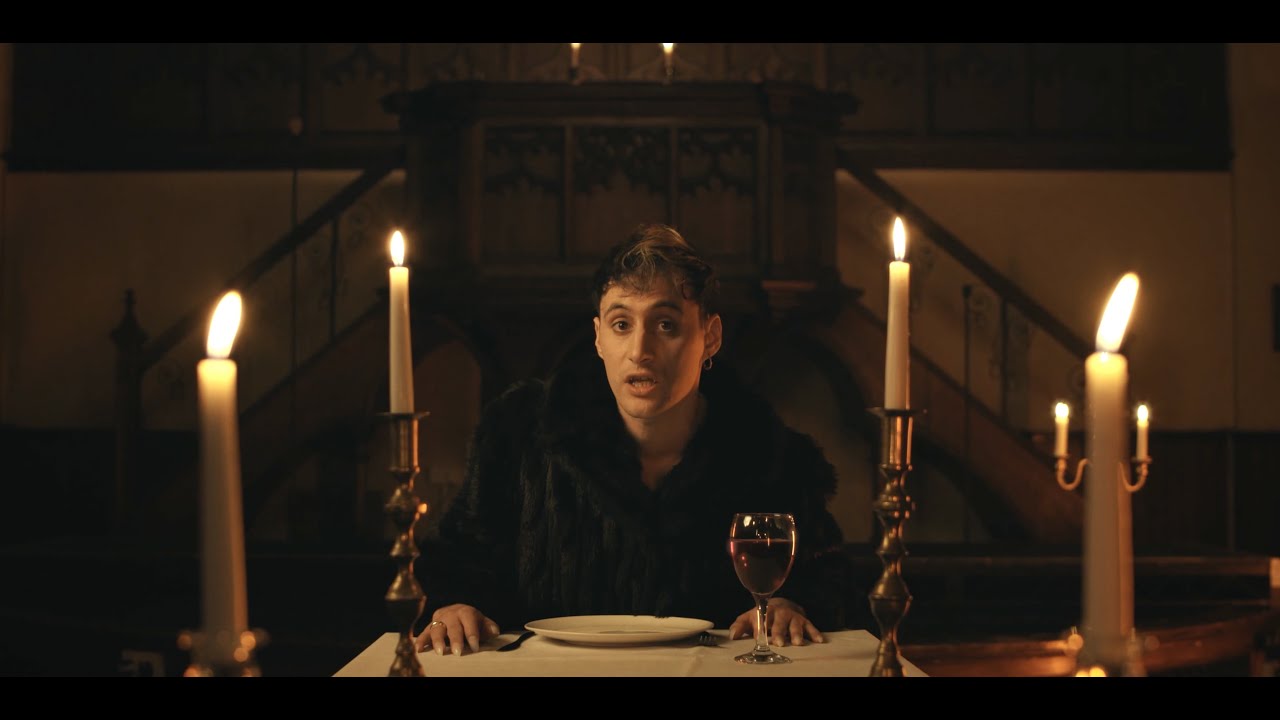 Romain Axisa - Turn the Lights Down - YouTube