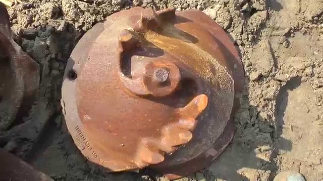 FUNDEX F3500 making soil displacement piles - YouTube