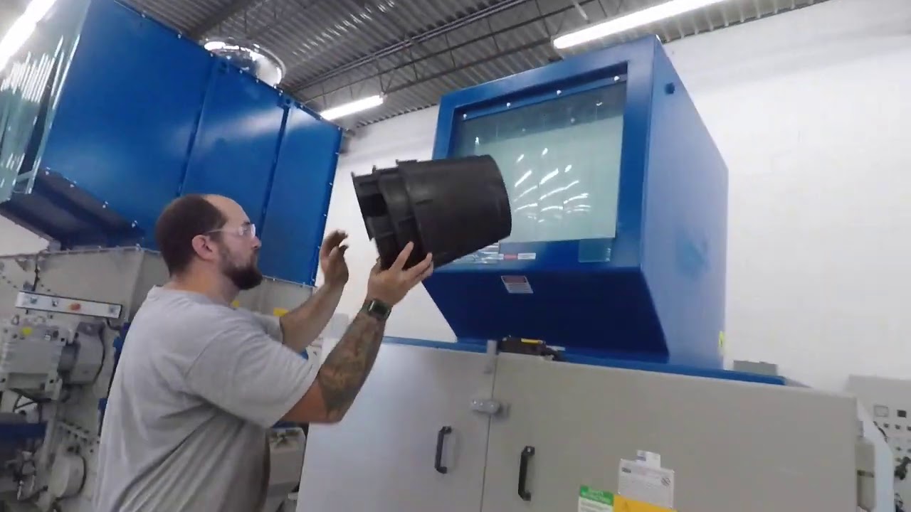 GCS 500-700 Granulator Black Bin Test - YouTube