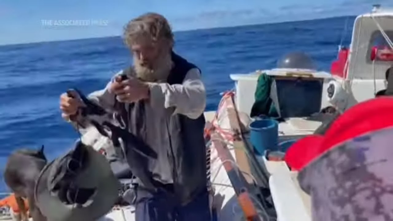 Footage released of lost Australian sailor rescue. - YouTube