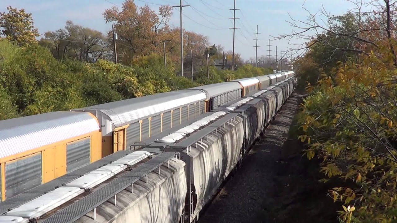 NS 5136 highhood GP38-2 leads SD40-2 on local Train Ft Wayne Indiana - YouTube