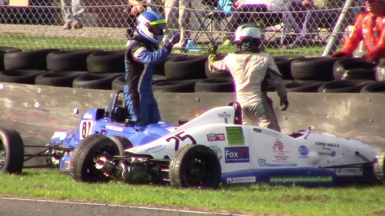 Castle Combe - BIG Formula Ford Crash - August Bank Holiday - 28/8/17 ...