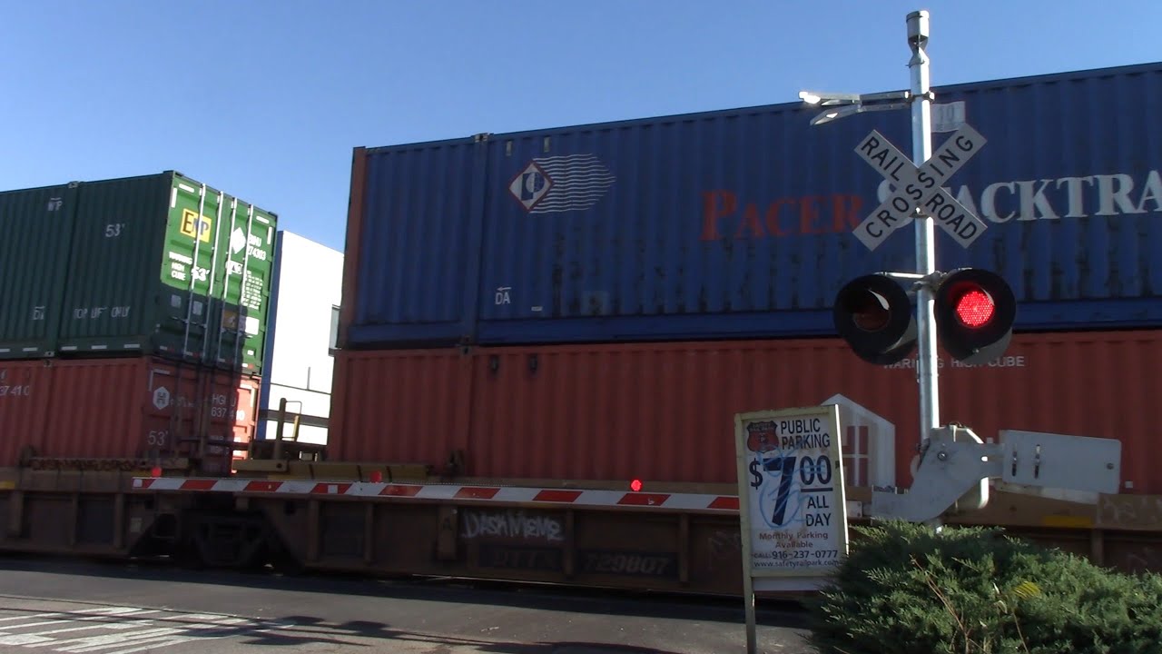 K St. Grade Crossing, UP 7445 ZLCBR Intermodal North, Bell Malfunction ...