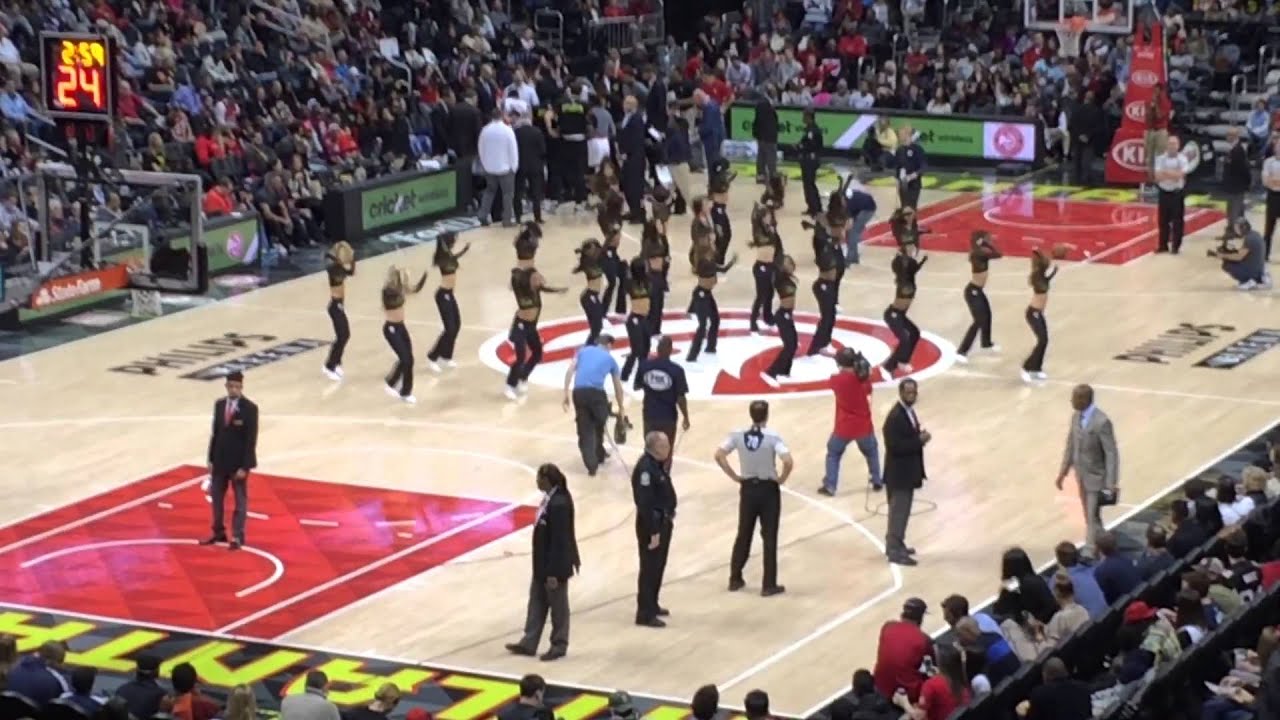 Atlanta Hawks Cheerleaders Dancing - YouTube