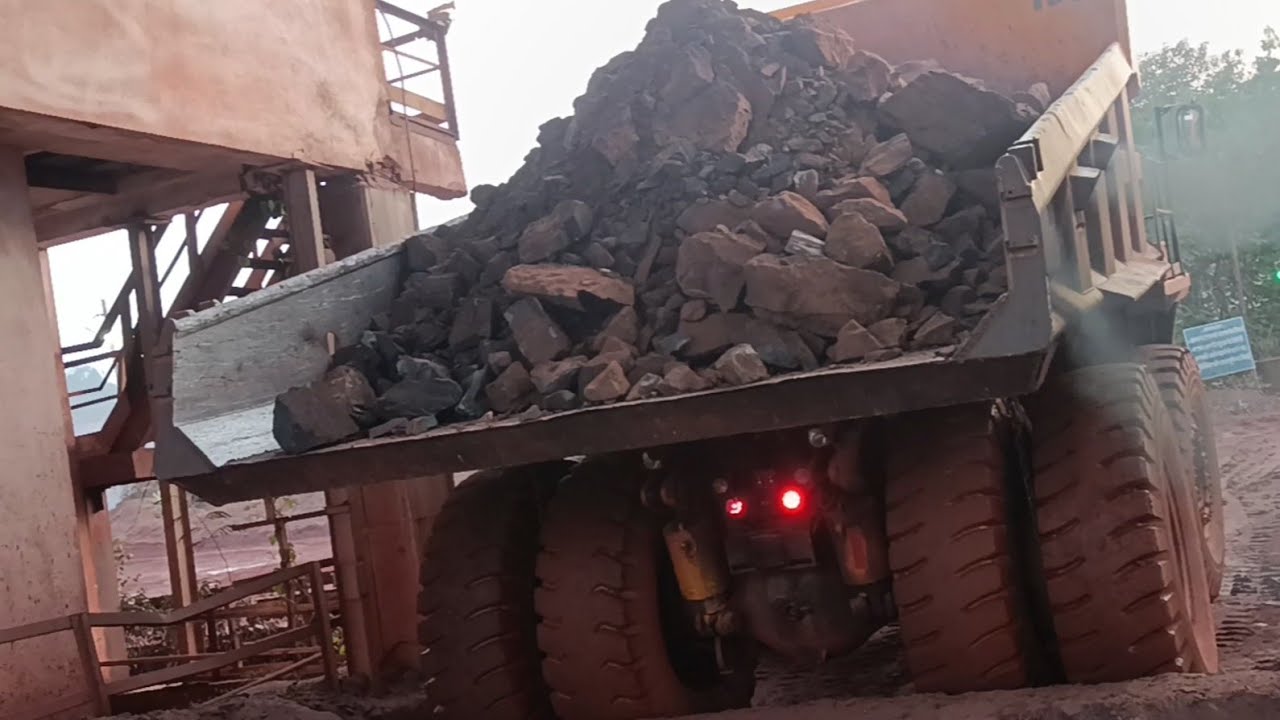 CONTINUOUS BOULDER CRUSHING AND JAMMING IN 1600 TPH KOBELCO GYRATORY ...