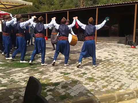 Bulak meclis mağarasından kısa bir görüntü halk oyunları gösterisi...
