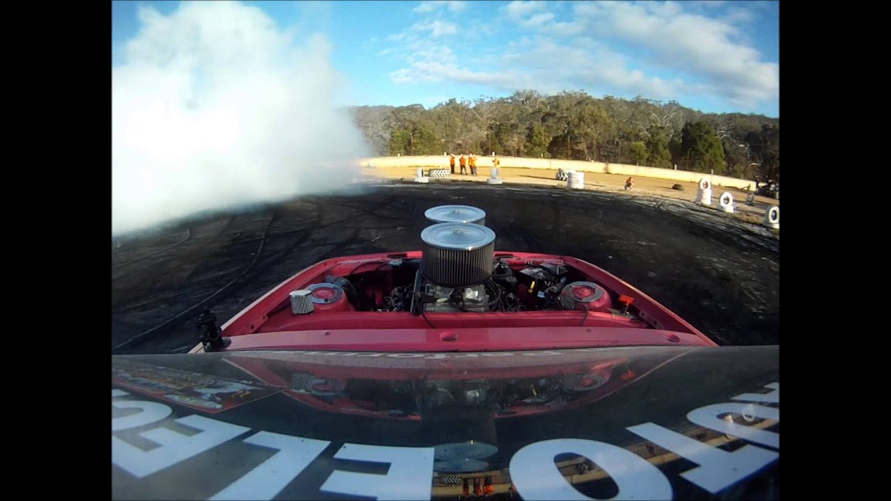 Harris Automotives VL Commodore @ Stawell burnout comp. - YouTube