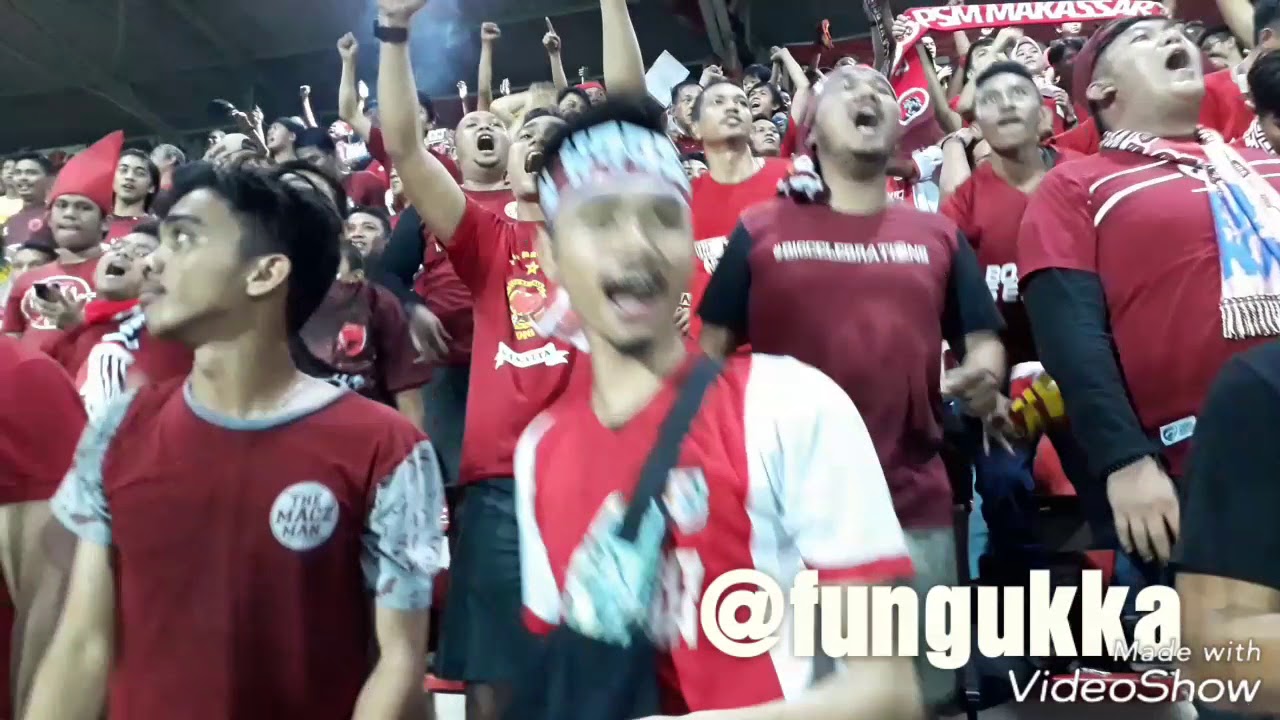 Seru. Supporter PSM Makassar Bernyanyi di Stadion 17 Mei - YouTube