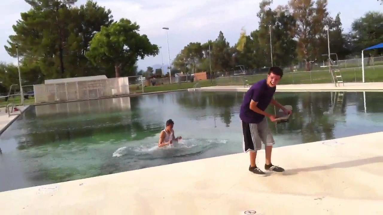 Dumb a$$ boy jumping in Mission manor pool - YouTube