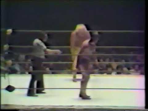 Roddy Piper Promo on Moondog Mayne (Big Time Wrestling 1977) - YouTube