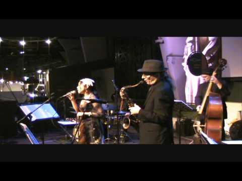 Jazz singer, Raquel, performed for Apple holiday party.